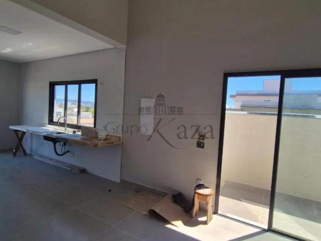 Oportunidade Casa em Condomínio Caçapava Malibu Residencial 3 Dormitórios 180m²