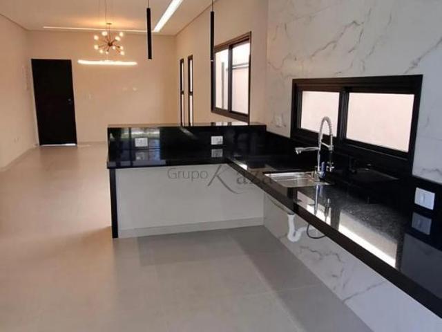 Oportunidade Casa em Condomínio Caçapava Malibu Residencial 3 Dormitórios 136m²
