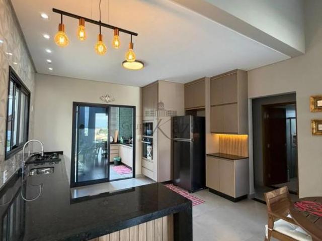 Oportunidade Casa em Condomínio Caçapava Condomínio Reserva do Vale 3 Dormitórios 127,28m²