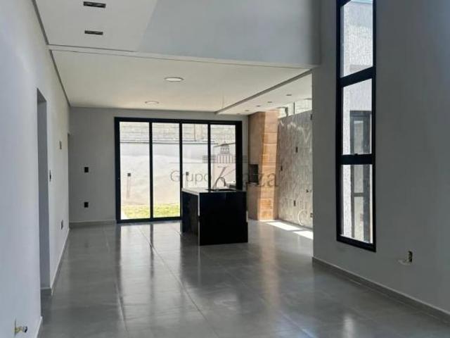 Oportunidade Casa em Condomínio Caçapava Condomínio Reserva do Vale 3 Dormitórios 160m²