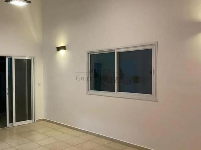 Oportunidade Casa em Condomínio Caçapava Condomínio Residencial Santa Helena 4 Dormitórios