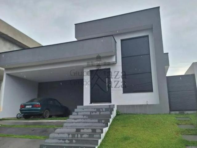 Oportunidade Casa em Condomínio Caçapava Condomínio Terras do Vale 4 Dormitórios 150m²