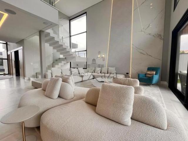 Oportunidade Casa em Condomínio Chácara Serimbura Urbanova 5 Dormitórios 700m²