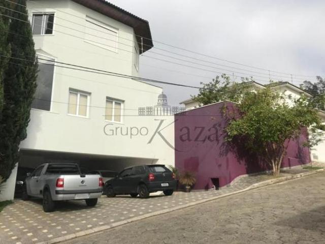 Oportunidade Casa em Condomínio Condomínio Jardim Coleginho 3 Dormitórios 316m²