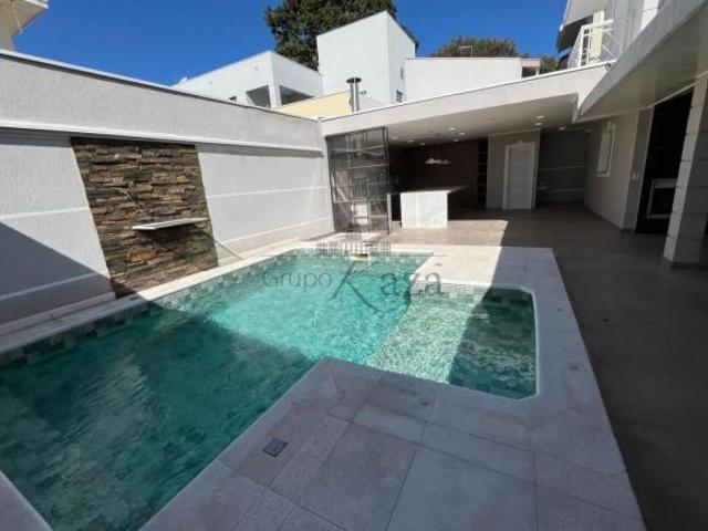 Oportunidade Casa em Condomínio Condomínio Jardim Coleginho Vila Zezé Jacareí 4 Dormitório