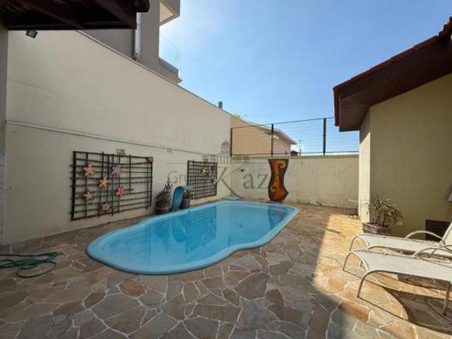 Oportunidade Casa em Condomínio Condomínio Jardim Coleginho Jacareí 3 Dormitórios 299m²