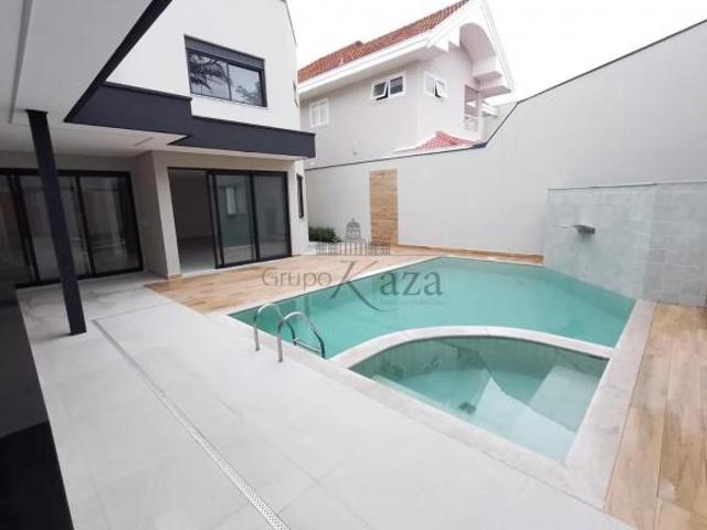 Oportunidade Casa em Condomínio Condomínio Jardim das Colinas 3 Dormitórios 340m²