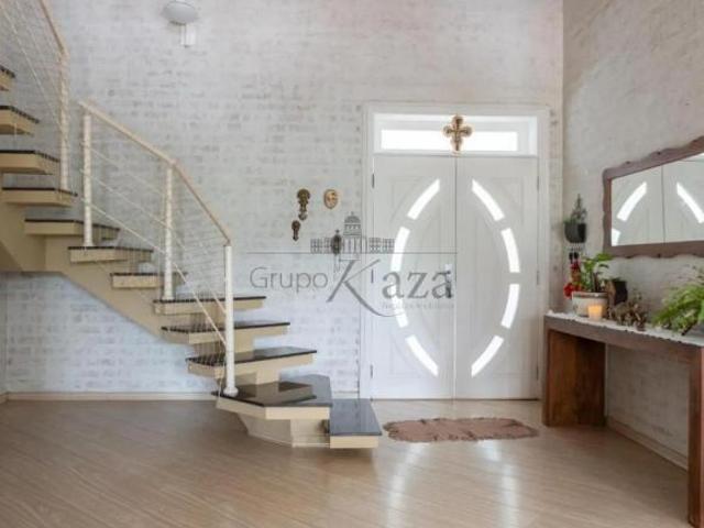 Oportunidade Casa em Condomínio Condomínio Portal da Mata Caçapava 3 Suítes 264m² Aceita