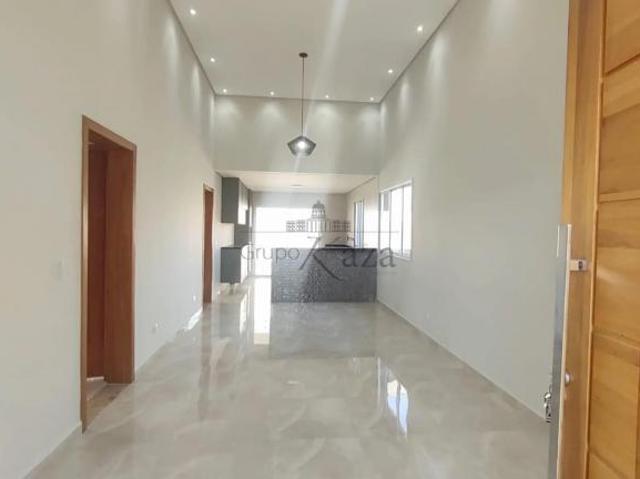Oportunidade Casa em Condomínio Condomínio Residencial Fogaça Jacareí 3 Dormitórios 170m²