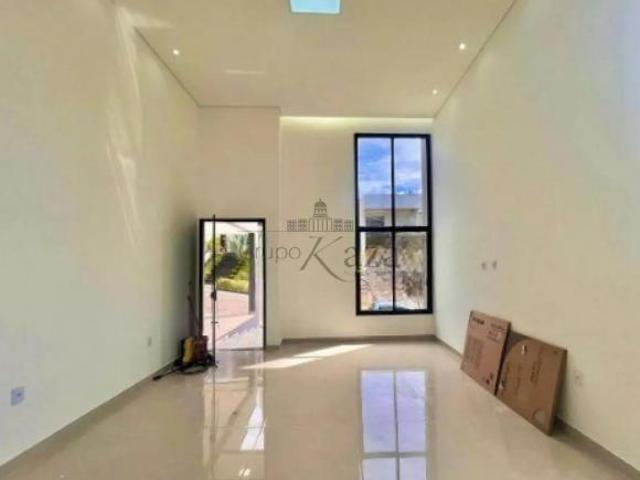 Oportunidade Casa em Condomínio Condomínio Residencial Mantiqueira 3 Dormitórios 150m² Est