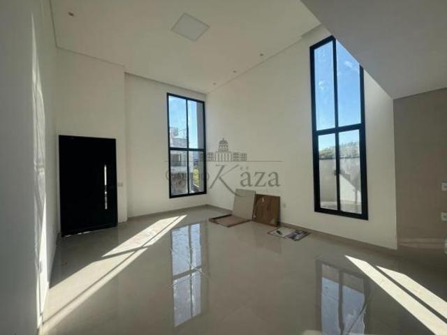 Oportunidade Casa em Condomínio Condomínio Residencial Mantiqueira 3 Dormitórios 150m²
