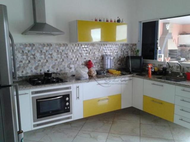 Oportunidade Casa em Condomínio Condomínio Residencial Mantiqueira 3 Dormitórios 172m² Est