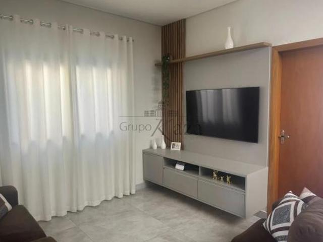 Oportunidade Casa em Condomínio Condomínio Residencial Mantiqueira 3 Dormitórios 280m²