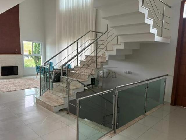 Oportunidade Casa em Condomínio Condomínio Residencial Mantiqueira 4 Dormitórios 285m²