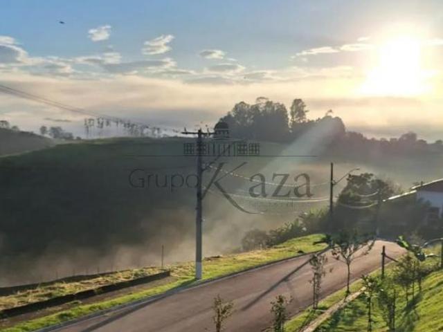 Oportunidade Casa em Condomínio Condomínio Residencial Mantiqueira Residen