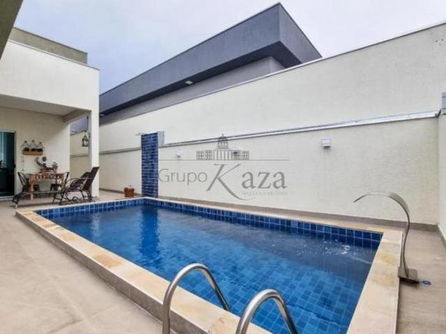 Oportunidade Casa em Condomínio Condomínio Terras do Vale Caçapava 3 Dormitórios 158m²
