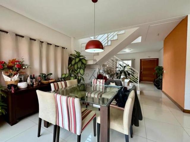 Oportunidade Casa em Condomínio Condomínio Terras do Vale Caçapava 4 Dormitórios 240m²