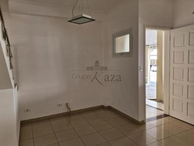 Oportunidade Casa em Condomínio Garden Club Residencial Jardim Primavera Jacareí 2 Dormitó