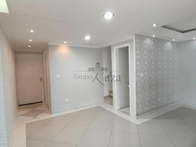Oportunidade Casa em Condomínio Jacareí Residence Club Villa Branca 3 Dormitórios 86m²