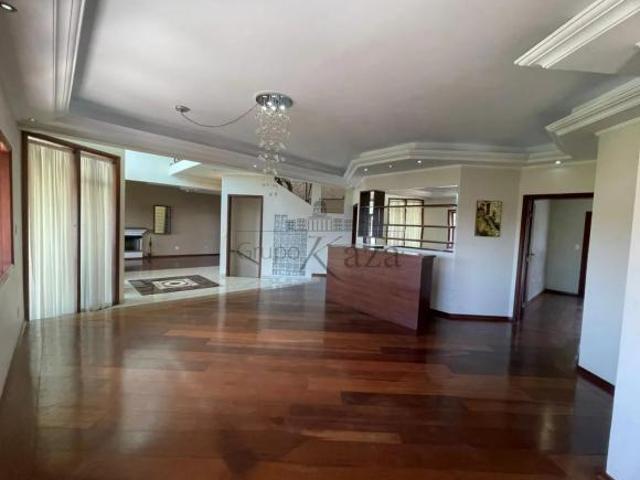 Oportunidade Casa em Condomínio Jardim Coleginho Vila Zezé 4 Dormitórios 485m²
