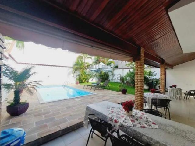 Oportunidade Casa em Condomínio Jardim das Colinas Condomínio Jardim das Colinas 3 Dormitóri