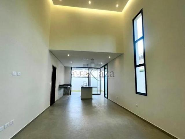 Oportunidade Casa em Condomínio Jardim Panorama Residencial Fogaça 3 Dormitórios 140m²