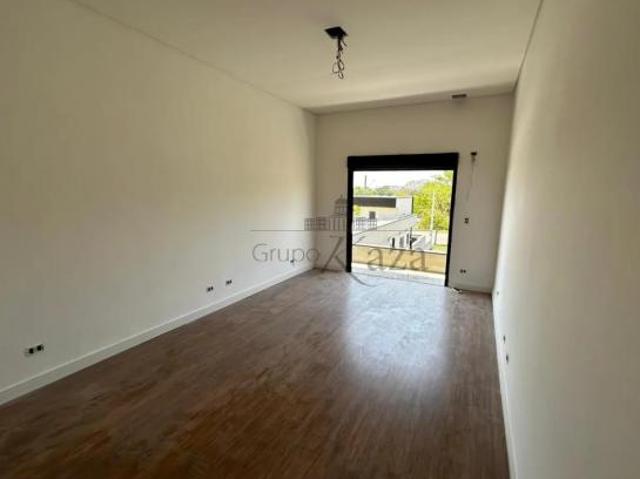 Oportunidade Casa em Condomínio Jardim Panorama Residencial Fogaça 3 suítes 250m²