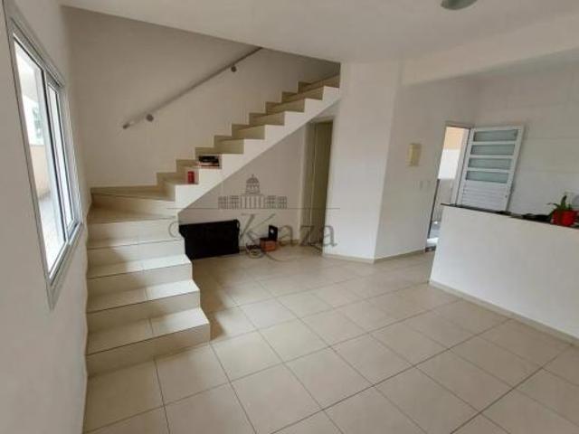 Oportunidade Casa em Condomínio Jardim Satélite Residencial Village 2 Dormitórios 77,06m²