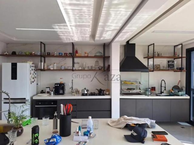 Oportunidade Casa em Condomínio Loteamento Verana Residencial Verana 4 Dormitórios 302m²