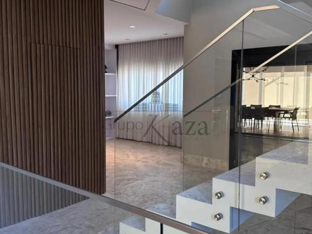 Oportunidade Casa em Condomínio Putim Condomínio Verana 3 Dormitórios 320m²