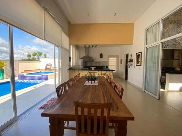 Oportunidade Casa em Condomínio Reserva do Paratehy 4 Dormitórios 400m²