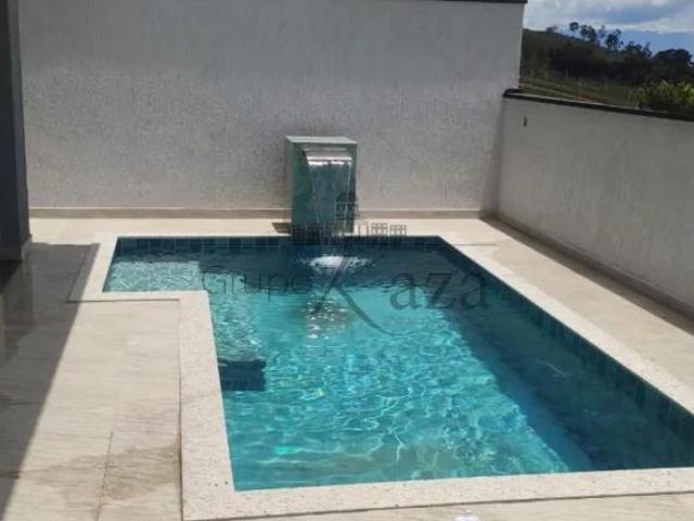 Oportunidade Casa em Condomínio Reserva do Vale 3 Dormitórios uma suíte 250m²