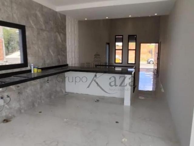 Oportunidade Casa em Condomínio Reserva do Vale Caçapava Velha 3 Dormitórios 250m²