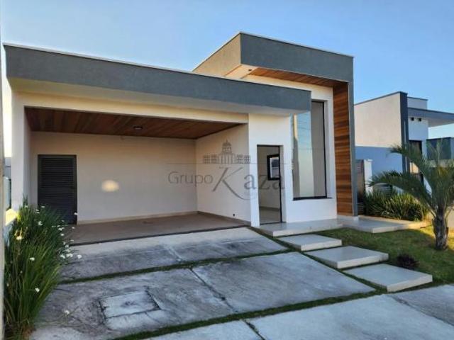 Oportunidade Casa em Condomínio Residencial Malibu Caçapava 3 Dormitórios 135m²