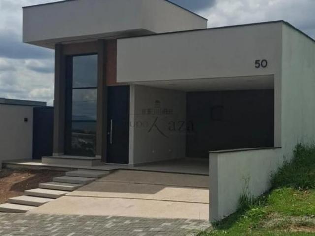 Oportunidade Casa em Condomínio Residencial Malibú Caçapava 3 Dormitórios 135m²