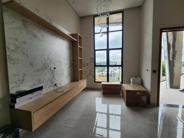 Oportunidade Casa em Condomínio Residencial Mantiqueira 3 Dormitórios 179m²