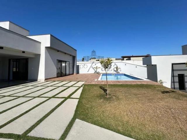 Oportunidade Casa em Condomínio Residencial Mirante do Vale Jacareí 3 Dormitórios 294m²