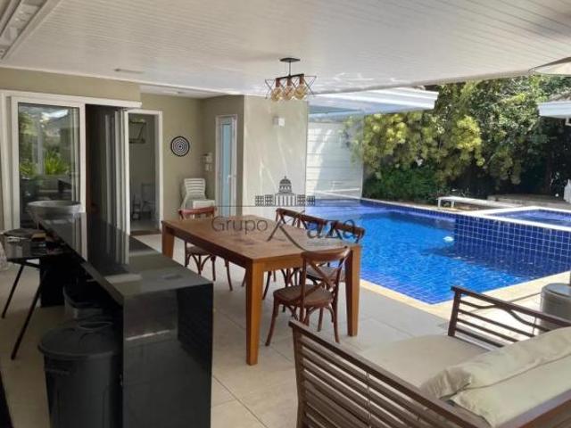 Oportunidade Casa em Condomínio Residencial Altos da Serra V Urbanova 4 Dormitórios 570m²