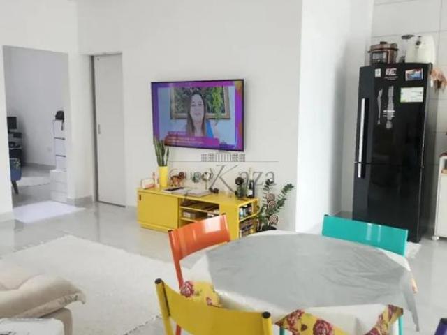 Oportunidade Casa em Condomínio Residencial Bosque dos Manacás 2 Dormitórios 135²