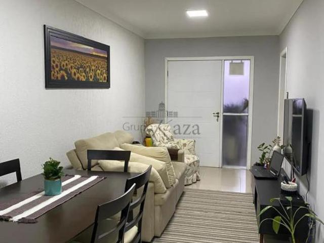Oportunidade Casa em Condomínio Residencial Gênova Jacareí 3 Dormitórios