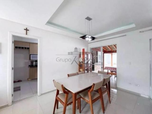 Oportunidade Casa em Condomínio Residencial Home Club Villa Branca 3 Dormitórios 172m²