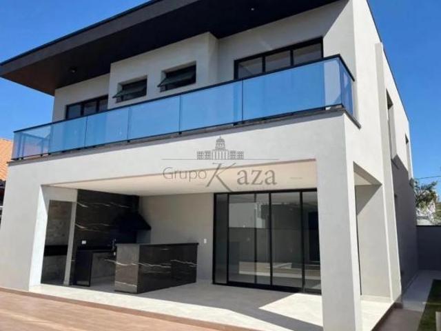 Oportunidade Casa em Condomínio Residencial Terras do Vale 3 Dormitórios 245m²