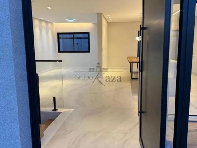 Oportunidade Casa em Condomínio Residencial Verana Putim 3 Dormitórios 250m²
