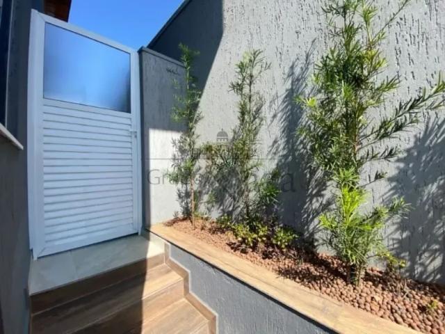 Oportunidade Casa em Condomínio Terras do Vale 3 Dormitórios 201m²