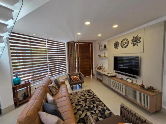Oportunidade Casa em Condomínio Urbanova Altos da Serra VI 4 Dormitórios 230m²