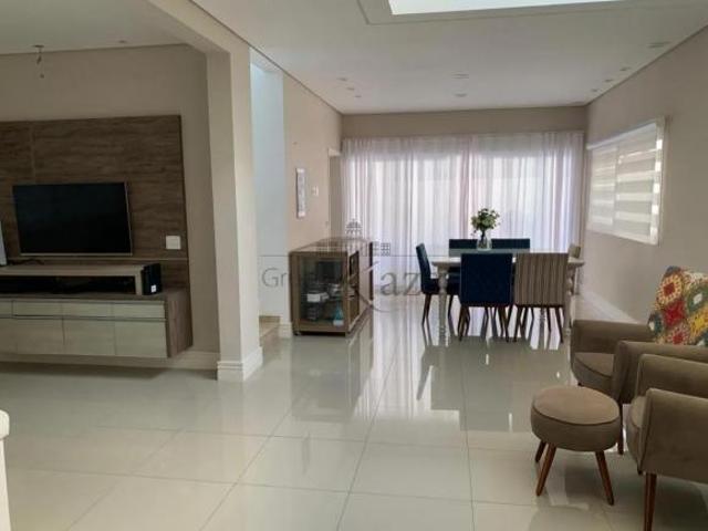 Oportunidade Casa em Condomínio Urbanova Altos da Serra VI 4 Dormitórios 260m²