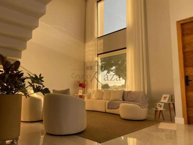 Oportunidade Casa em Condomínio Urbanova Condomínio Colinas do Paratehy 3 Dormitórios 411m