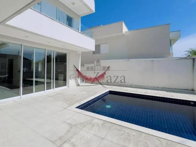 Oportunidade Casa em Condomínio Urbanova Condomínio Floradas da Serra 3 Suítes 262m²