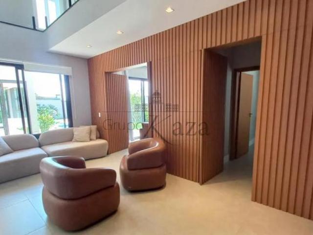 Oportunidade Casa em Condomínio Urbanova Condomínio Monte Carlo 3 Dormitórios 300m²