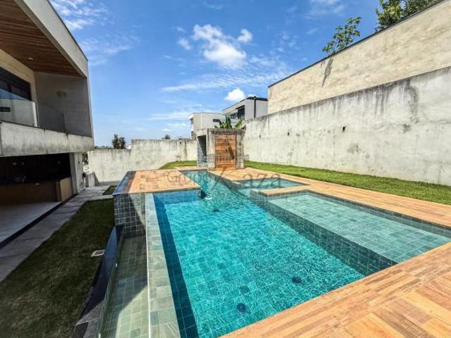 Oportunidade Casa em Condomínio Urbanova Condomínio Reserva do Paratehy 6 Dormitórios 600m